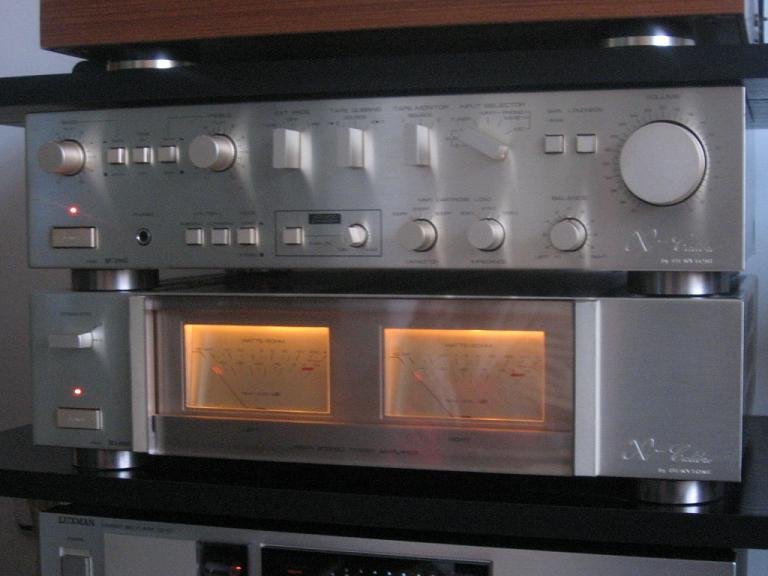 ΠΡΟΕΝΙΣΧΥΤΗΣ {BENYTONE MC-4000 X-CALIBRE} | AVClub.gr